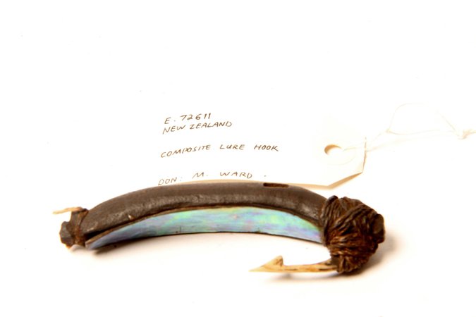 Māori fish hooks - The Australian Museum