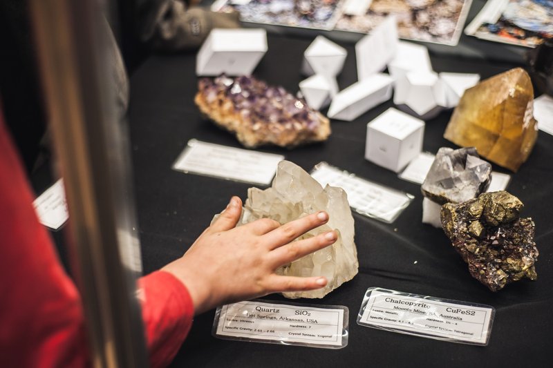 Minerals: Primary unit - The Australian Museum